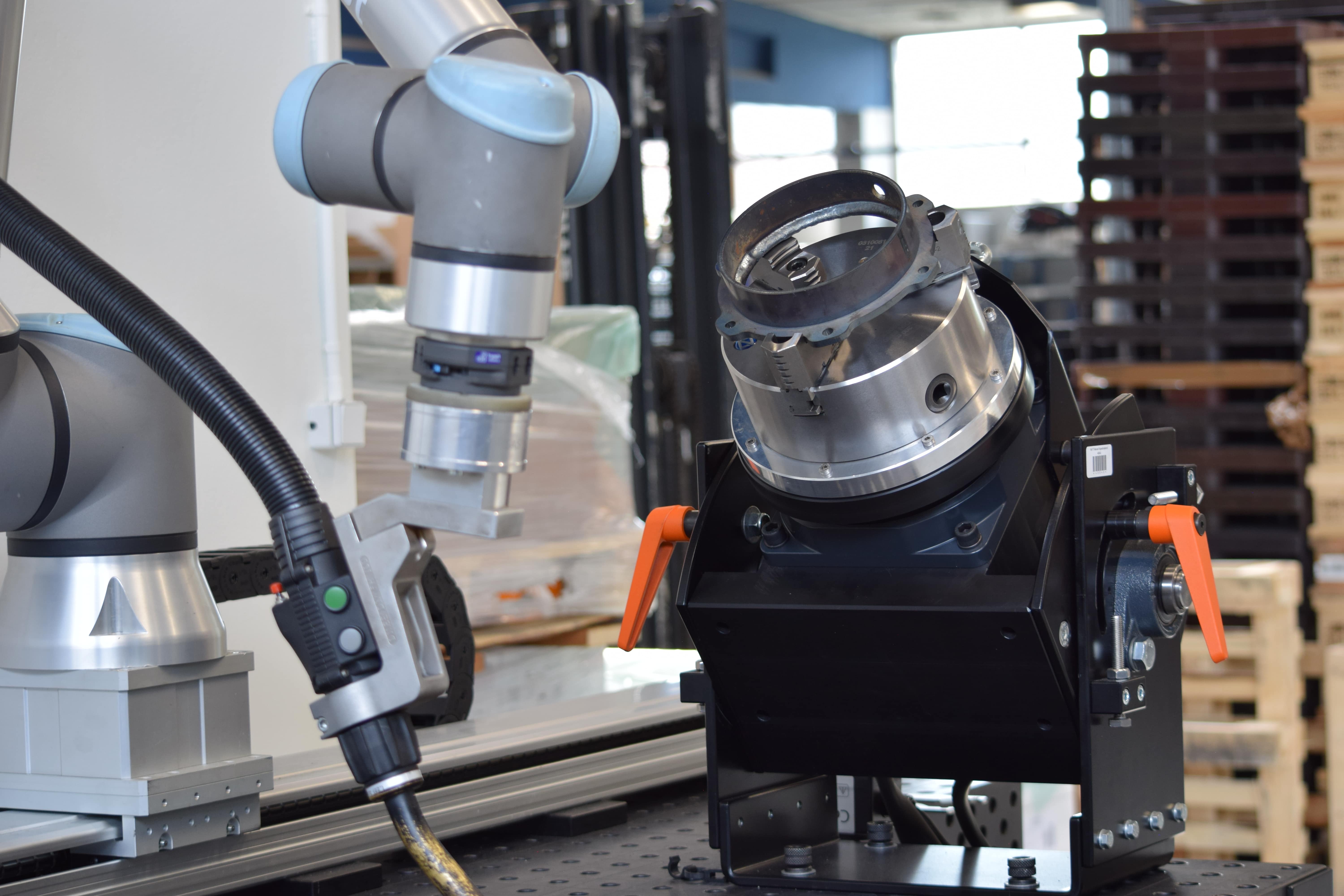 Turntable for welding robots | Uniwelco